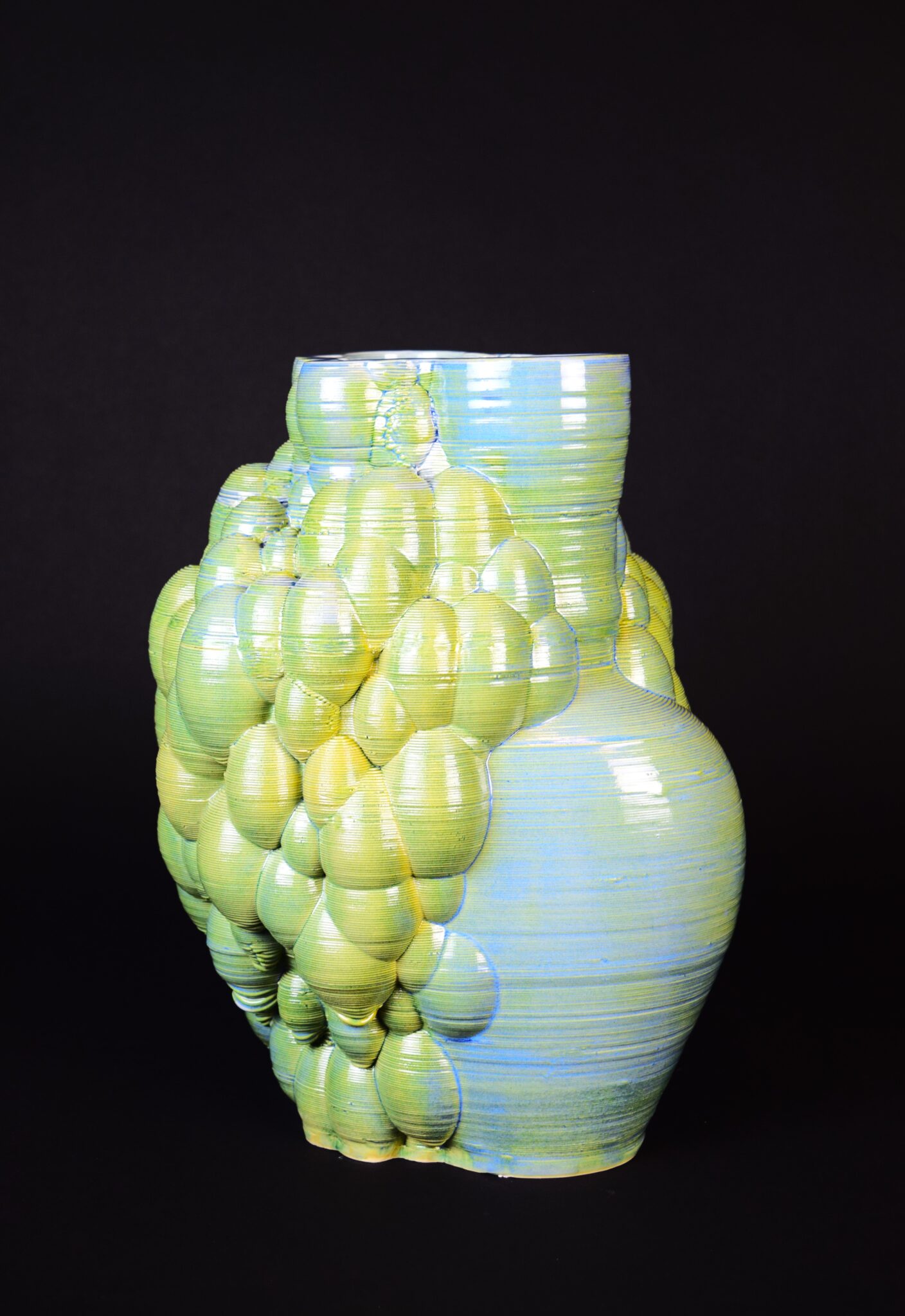 Artaxis.org: an evolving independent network of artists