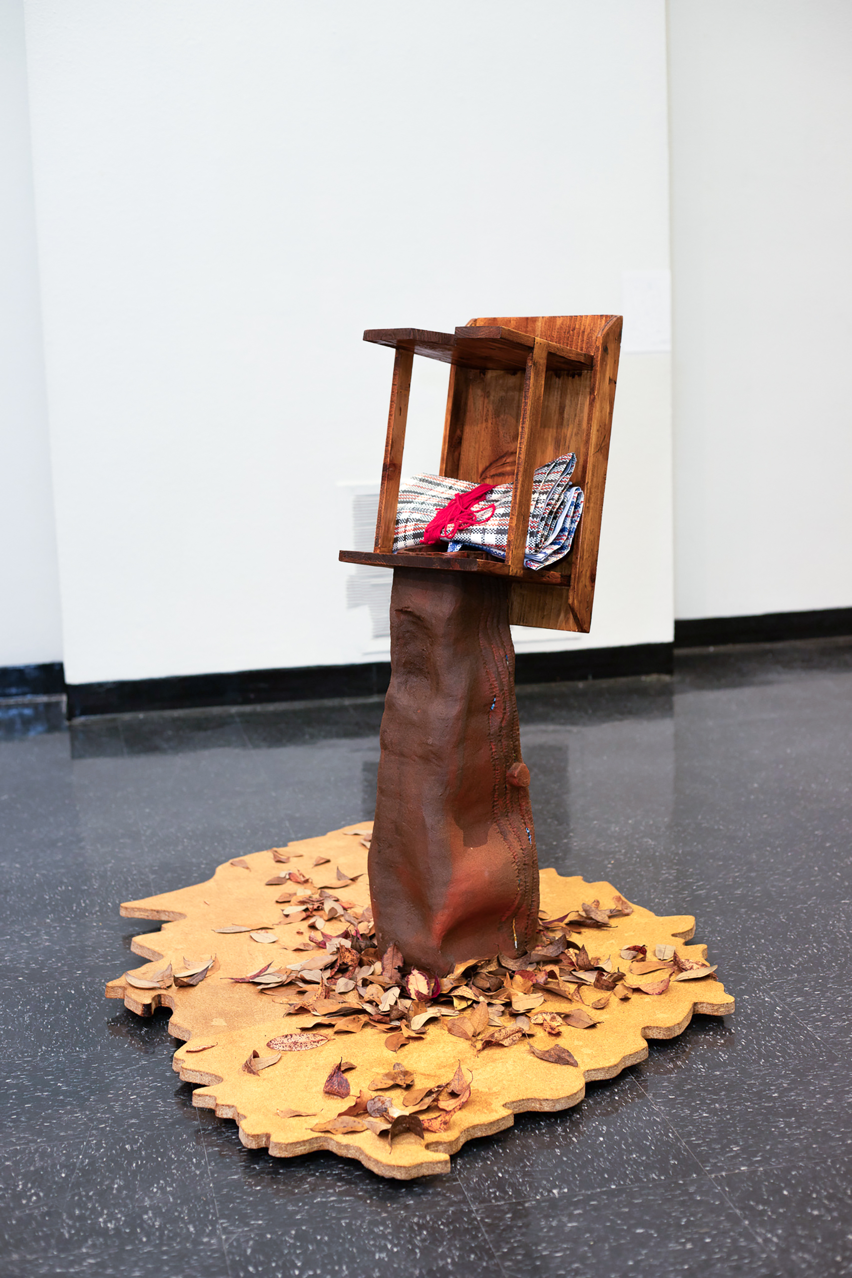 Worn Out Between Spaces • Artaxis.org